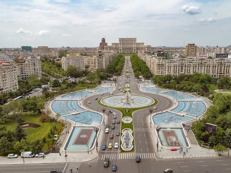 Piața Unirii - Descoperă acest loc din București