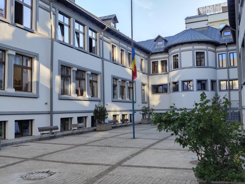Școala Gimnazială Nr. 95 - Descoperă acest loc din București